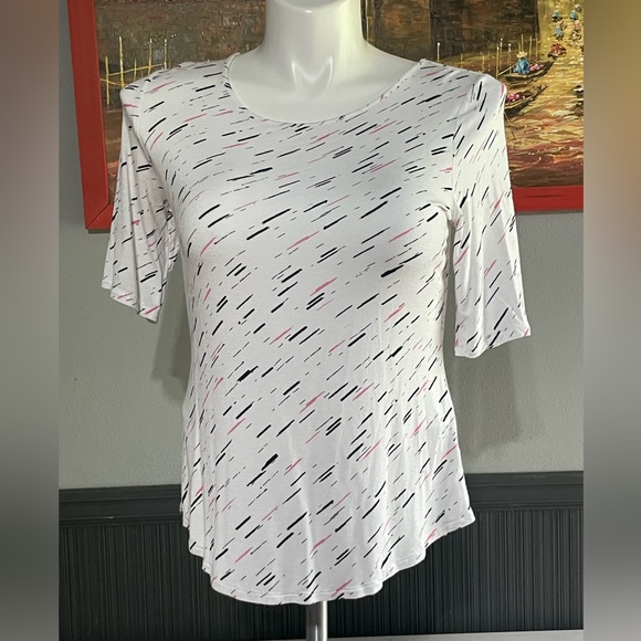 Apt. 9 | Tops | Apt 9 Tee Shirt Sz M | Poshmark